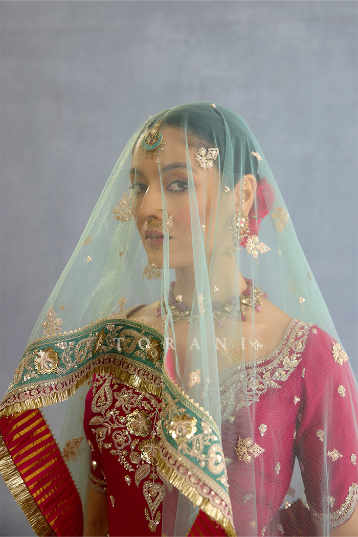 Neer-Kashish Manmayi Odhni – Torani India